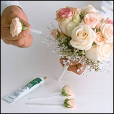 DIY: Basic Bouquet Making Instructions - How to make a bouquet - Save ...